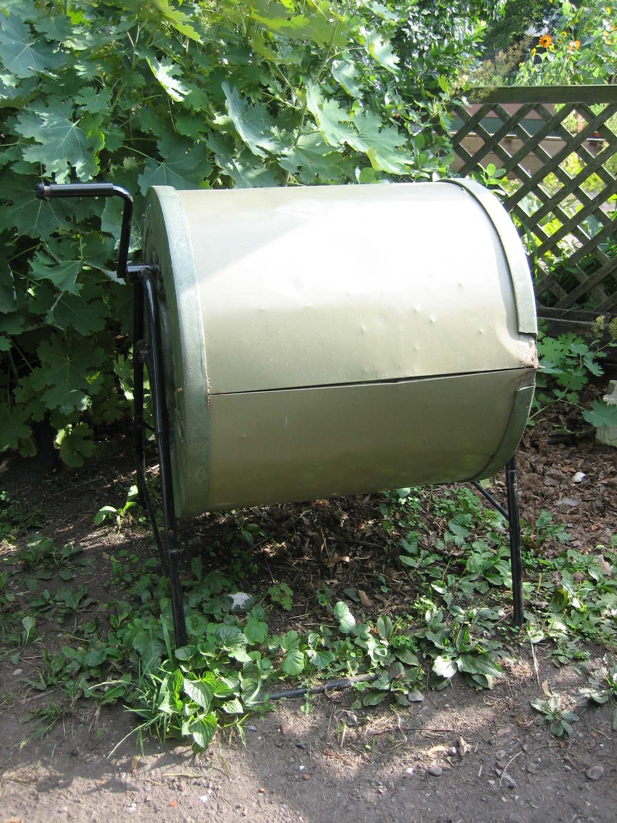 Selecting A Backyard Compost Bin | Soil Nutrient Analysis Laboratory